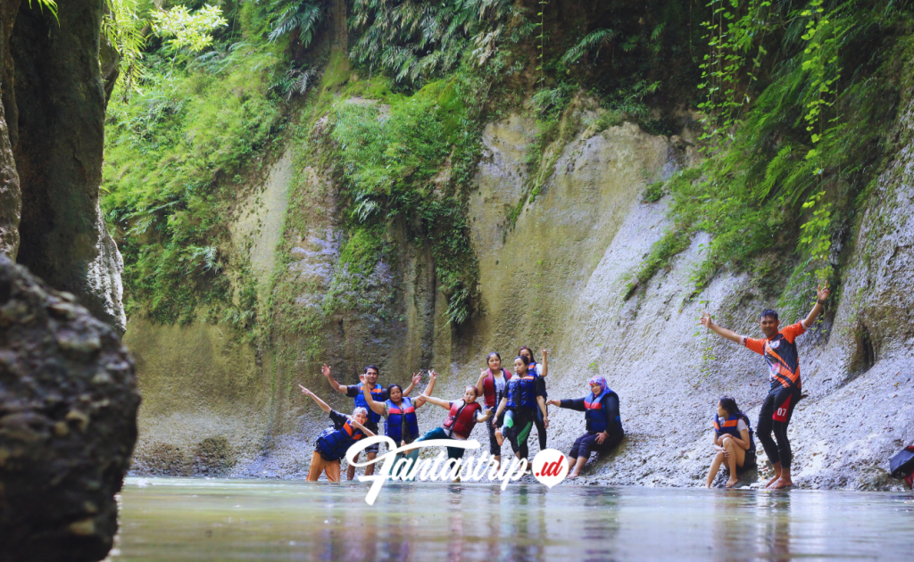 Paket Wisata Body Rafting Ciwayang Pangandaran – Fantastrip Indonesia